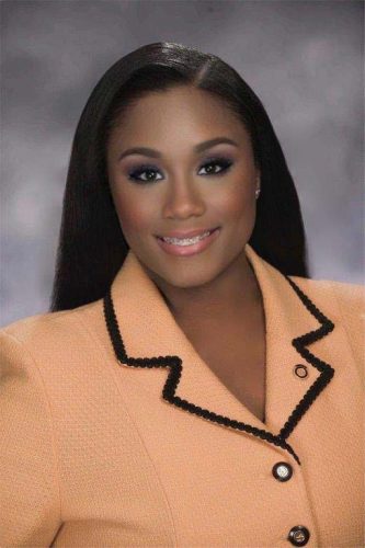 Raychel Proudie is on a mission to clean up Kinloch — and she's just ...